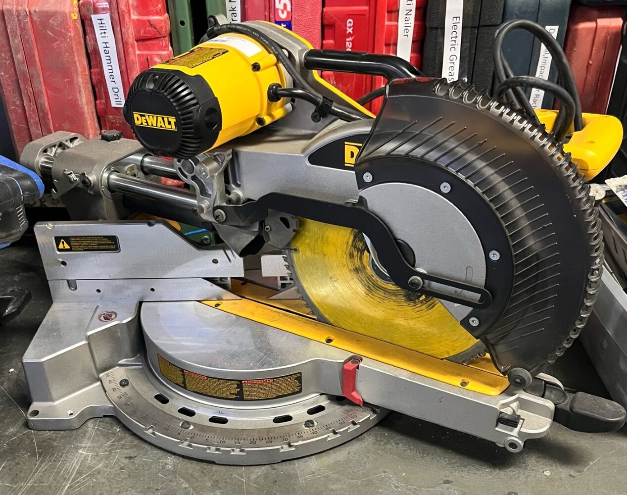 Dewalt 12 inch Double-Bevel Sliding Compound Miter Saw | Pawn Kings Inc